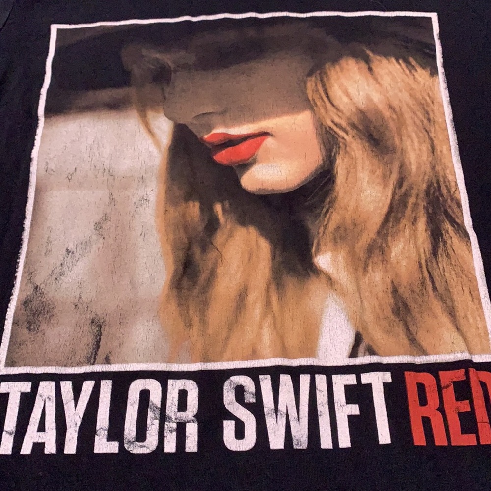 Very Nice Taylor Swift Red T-Shirt - Gem